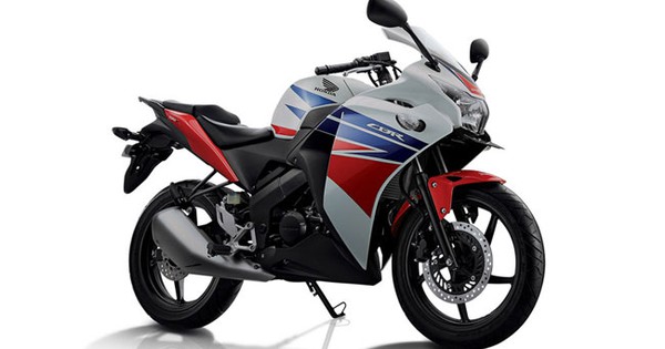 Honda CBR150R 2014: Thay họa tiết, đổi màu sơn, tăng giá