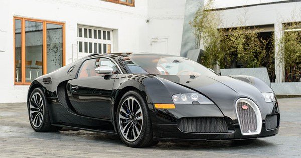 Rapper Drake chán siêu xe Bugatti Veyron được tặng